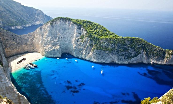 Nelle isole greche tra relitti e sabbia rosa pastello - La Voce di Rovigo