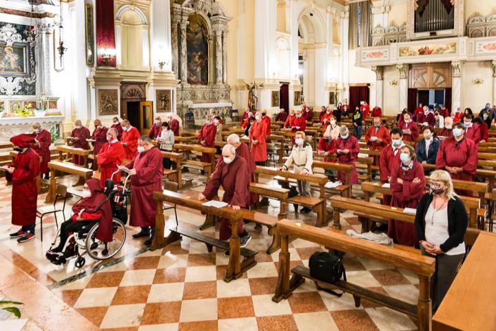 Il virus non ferma la tradizione della Confraternita dei Flagellanti ...